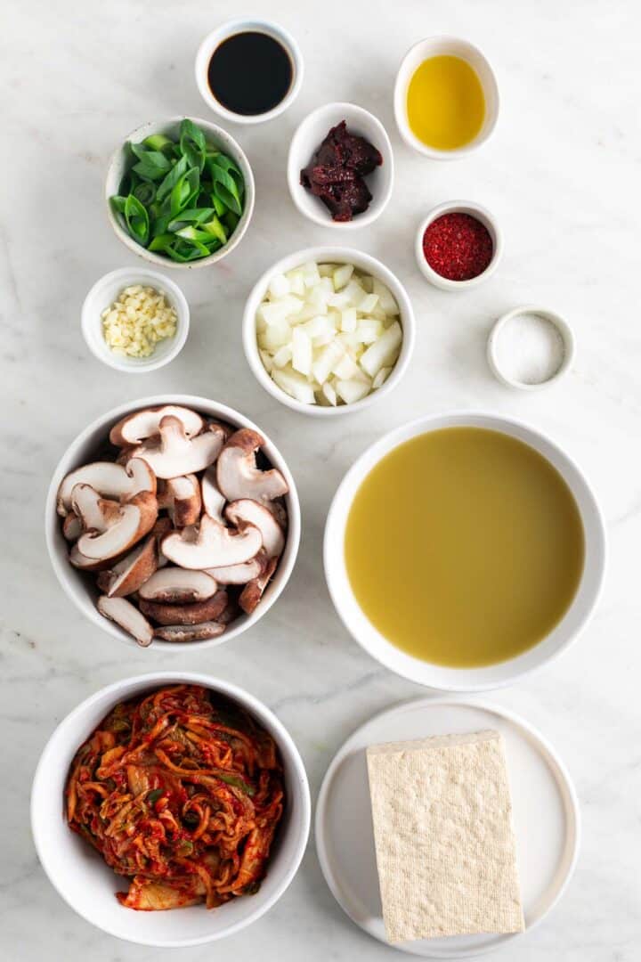 Vegan Kimchi Stew (Kimchi Jjigae) - Simple Vegan Blog